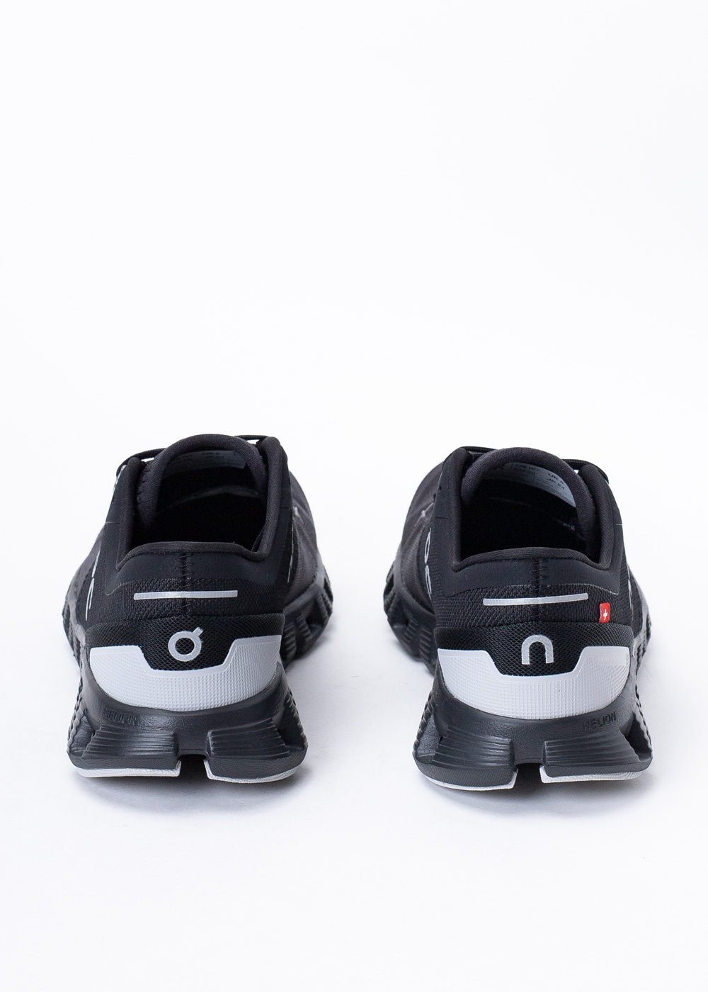 ON RUNNING CLOUD X 3 103,99 € - Sneaker Peeker - Les Meilleures ...